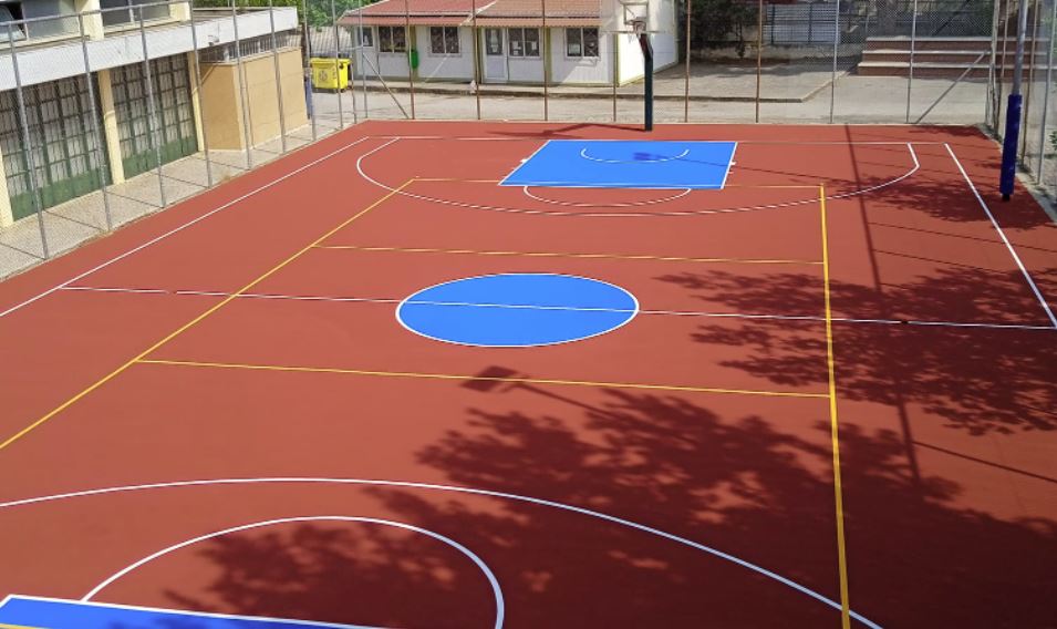 Έτοιμο το νέο γήπεδο μπάσκετ μέσα στο Γυμνάσιο Μαραθώνα (φωτογραφίες ...