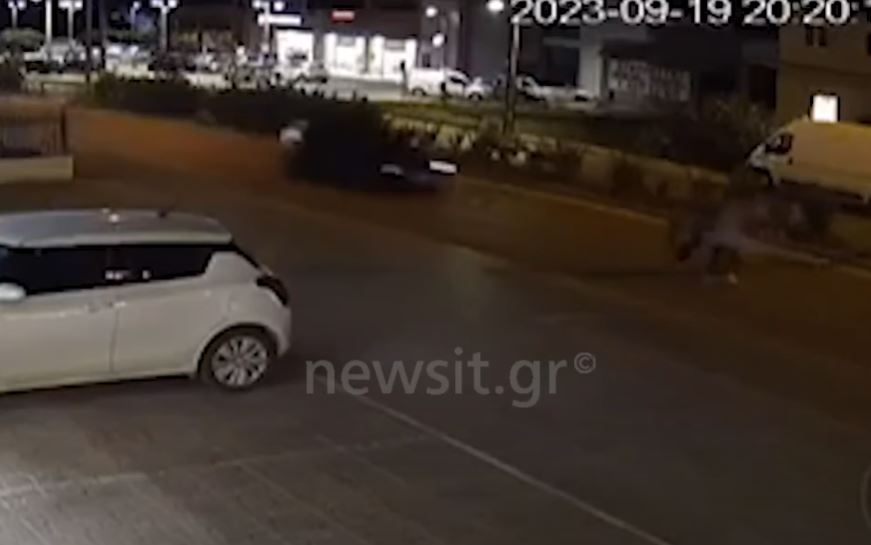Σοκάρει το βίντεο από το δυστύχημα στο Πόρτο Ράφτη – Ο οδηγός αποφεύγει ...